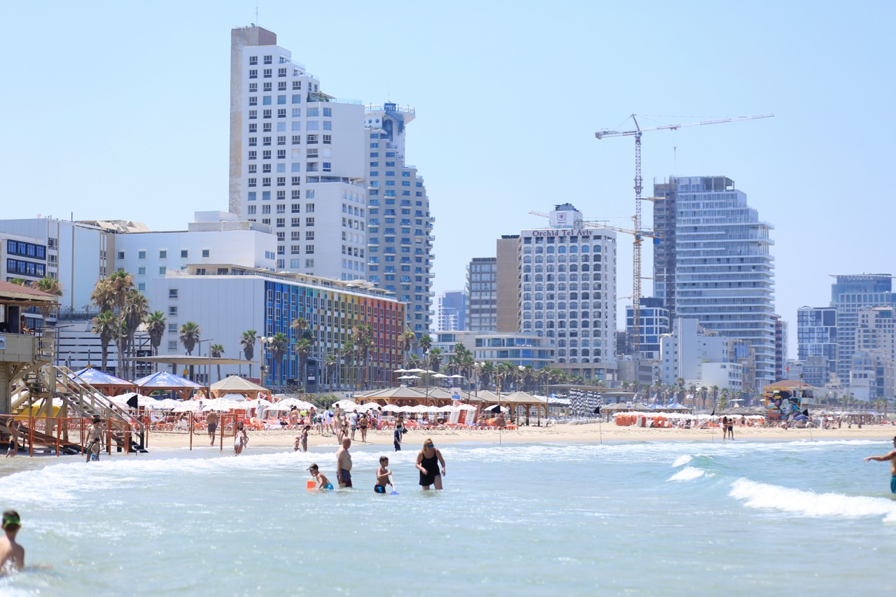 Gordon Beach in Tel-Aviv | A Tiny Trip